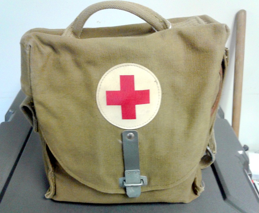 East German Medic's Bag with contents - NATIONALE VOLKSARMEE (1956-1990 ...