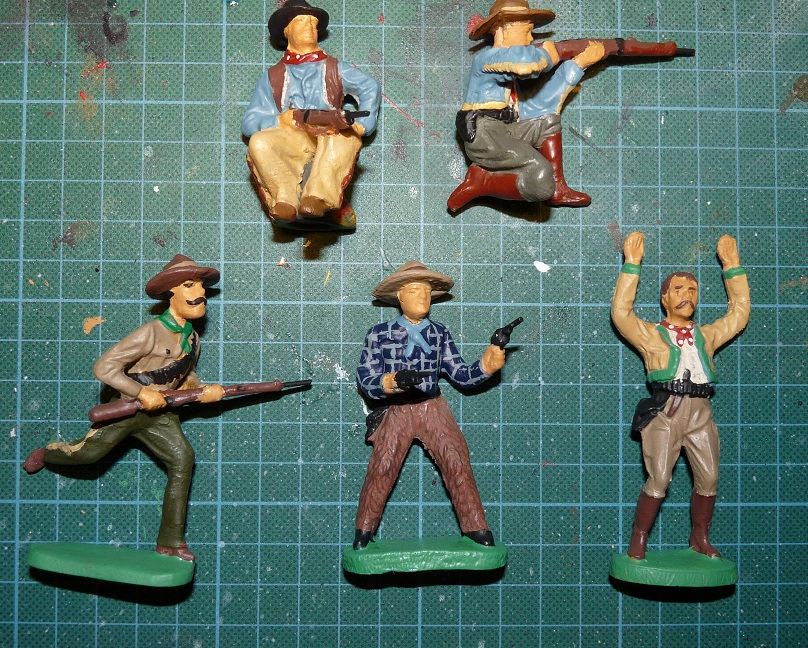 Restoring some Elastolin Figures - TOYS & GAMES - World Militaria Forum