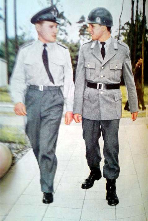 1959 West German Manual with some pics of uniform and insignia pages ...