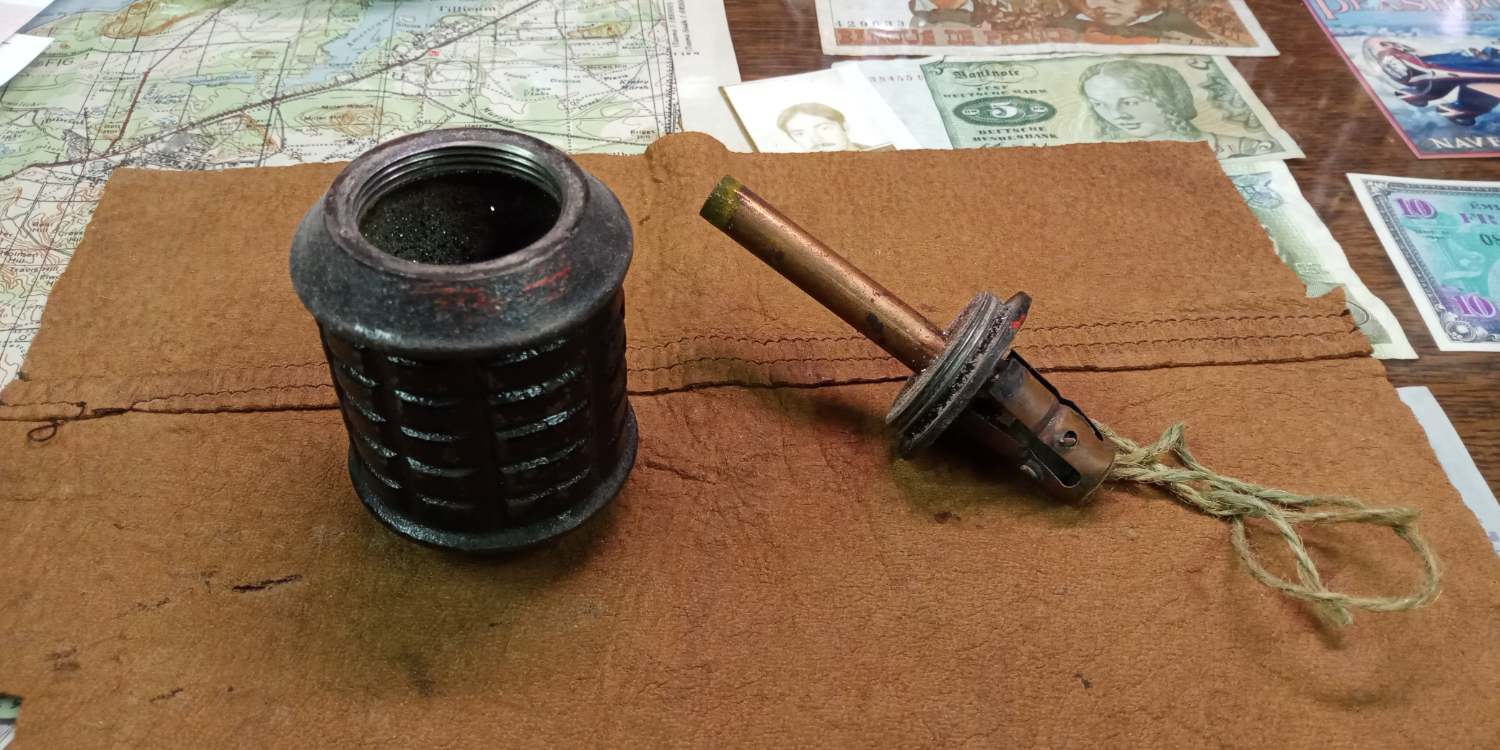 Japanese 37mm and hand grenade - JPN SWORDS & WEAPONS - World Militaria ...