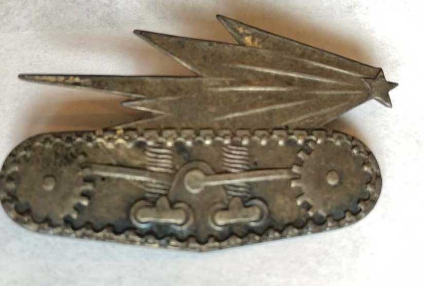 WWII tank or antitank pin? - French Motorized Infantry Badge (Insigne ...