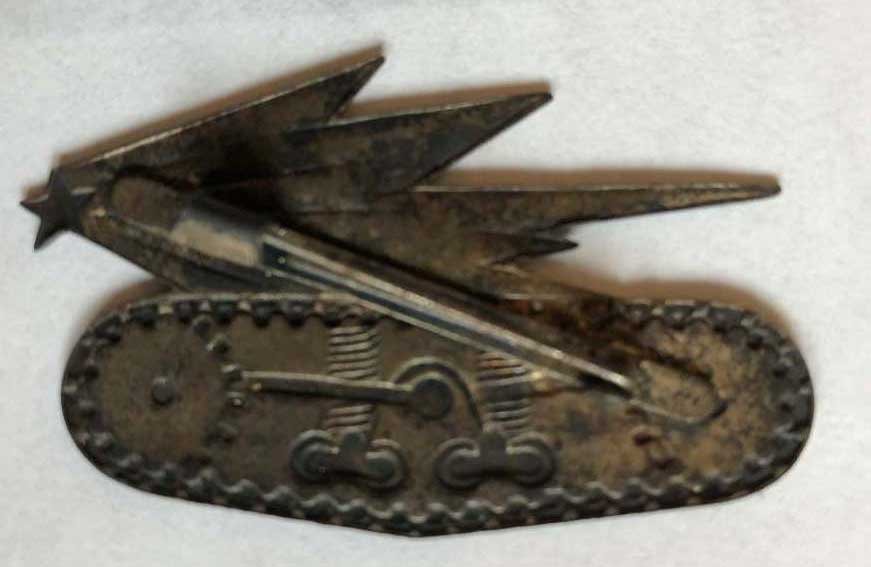 WWII tank or antitank pin? - French Motorized Infantry Badge (Insigne ...