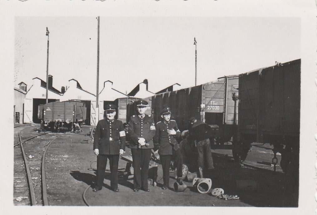 Working in the train yard.Rare insignia. - TR PHOTOS & EPHEMERA - World ...