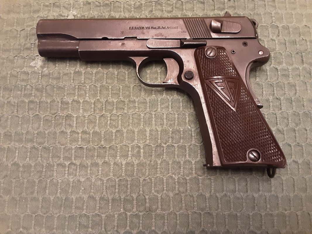 German made Vis Radom 35 w/holster - TR WEAPONS & ORDNANCE - World ...