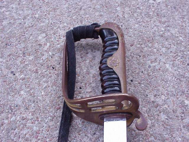 Type 19 Cavalry Officer Sword - JPN SWORDS & WEAPONS - World Militaria ...