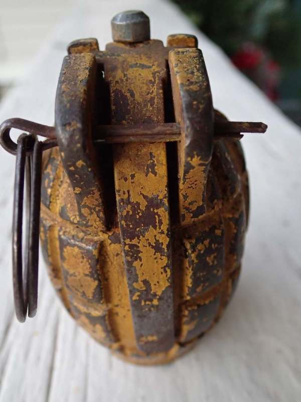 No. 36 Mills Mk1 Ordnance Yellow - Weapons, Vehicles & Tactics - World ...