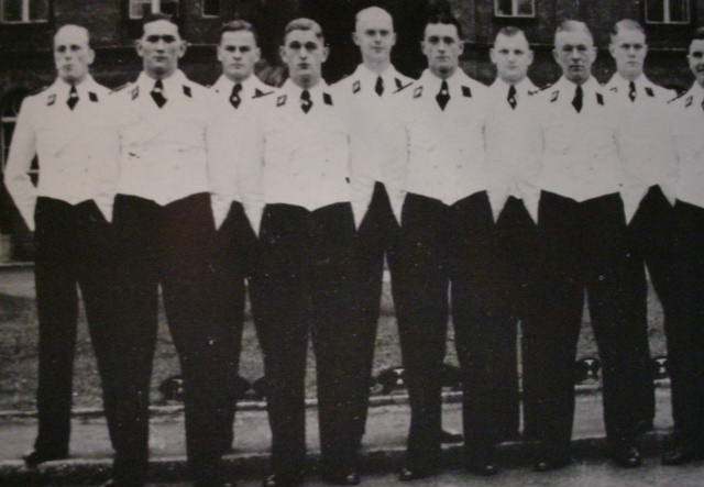 SS Wait Staff At Obersalzberg - TR UNIFORMS - World Militaria Forum