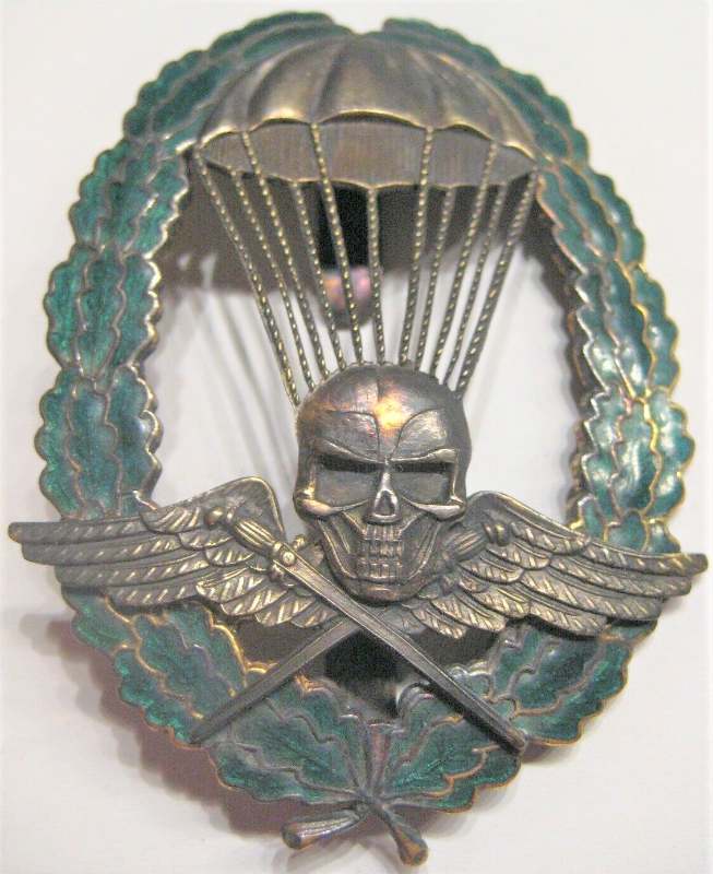 27 bids from 5 collectors bidding on fake WW2 Hungarian paratrooper ...