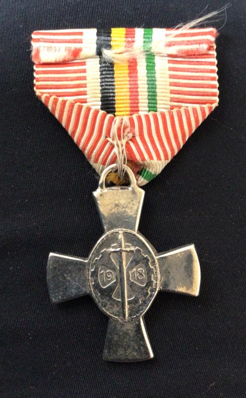 WW1 ?Austrian 1918 silver cross medal help - CAN YOU IDENTIFY THIS ...