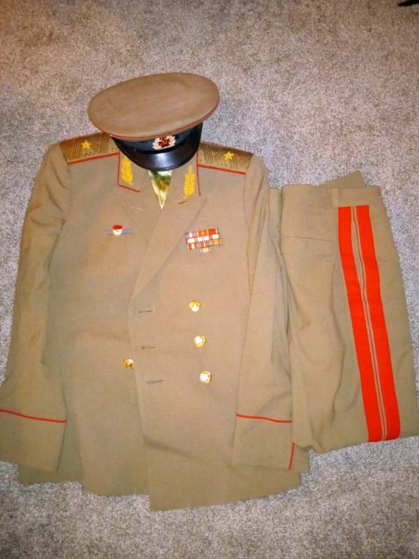 Need help identifying Soviet uniforms - RUSSIA - USSR - World Militaria ...