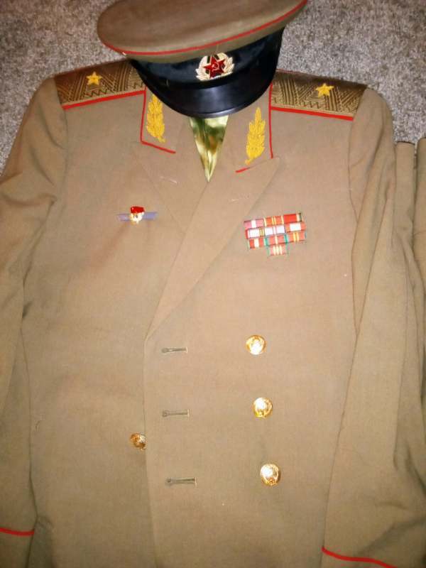 Need help identifying Soviet uniforms - RUSSIA - USSR - World Militaria ...
