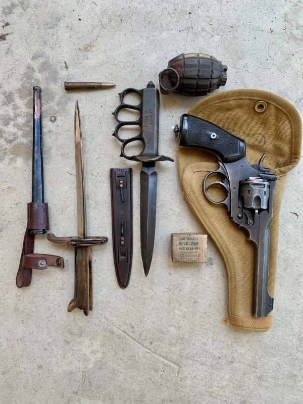 Original Webley with reproduction bayonet for study and looks ...