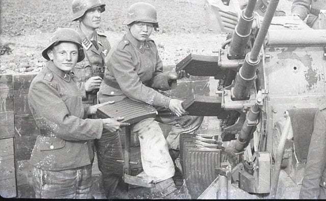 Hitler Youth flak helpers with flak gun. - TR PHOTOS & EPHEMERA - World ...