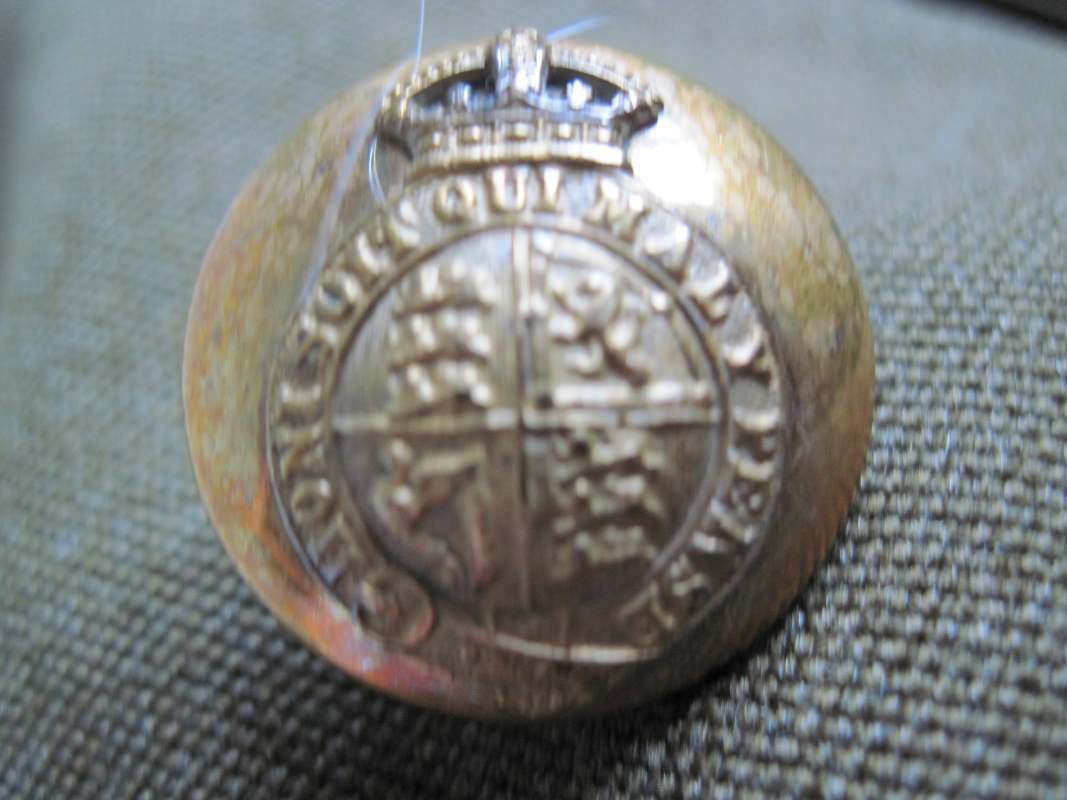 WW2 British Uniform button - CAN YOU IDENTIFY THIS? - World Militaria Forum