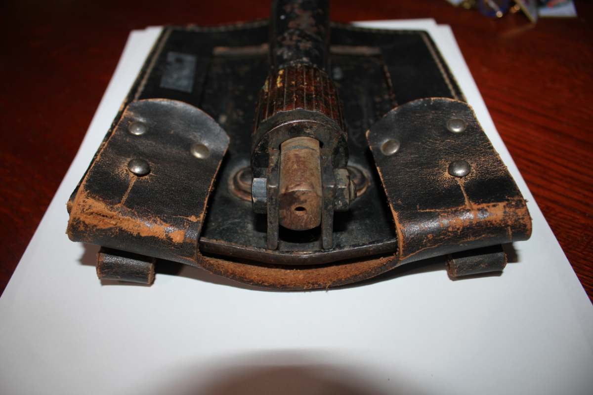 Can anyone ID this European folding shovel??? - CAN YOU IDENTIFY THIS ...
