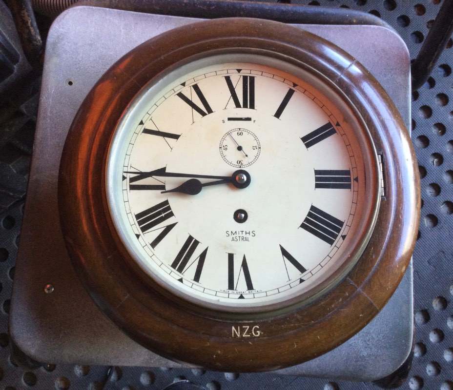 Clock, wall mounted NZ Govt. - AUSTRALIA & NEW ZEALAND - World ...