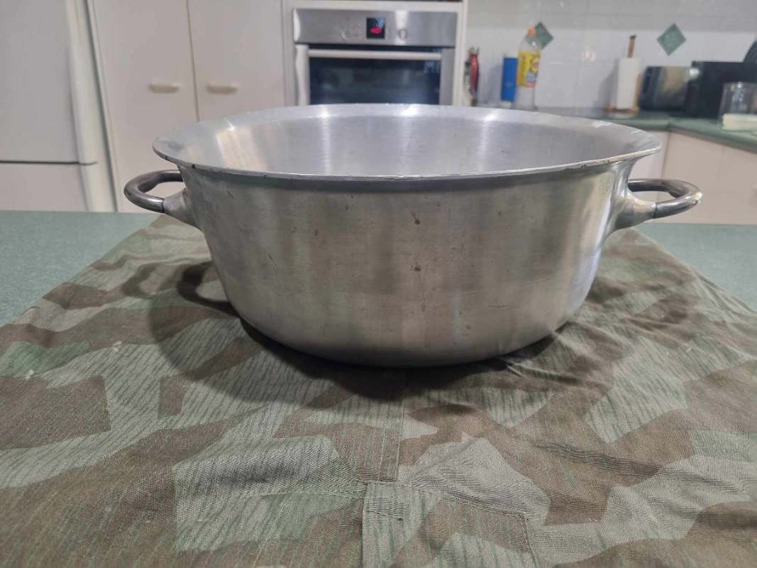 German Wash Basin - TR FIELD & PERSONAL EQUIPMENT - World Militaria Forum