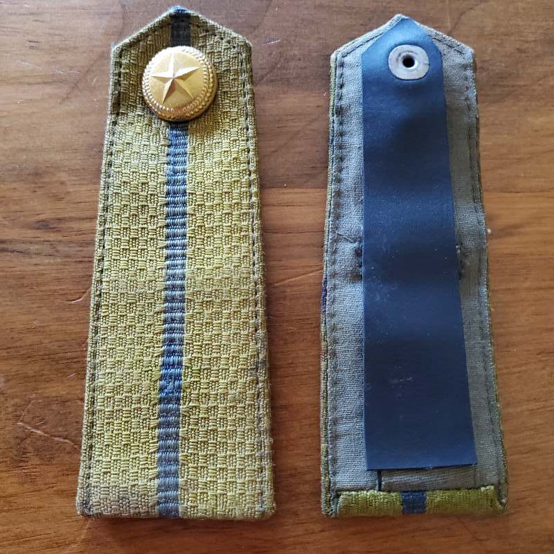 Anyone have any images legit pre-1975 PAVN rank insignia? - NVA/VC ...