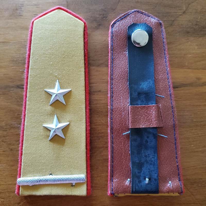 Anyone have any images legit pre-1975 PAVN rank insignia? - NVA/VC ...