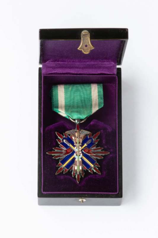 Order of the Golden Kite - 5th Class - JPN MEDALS & AWARDS - World ...