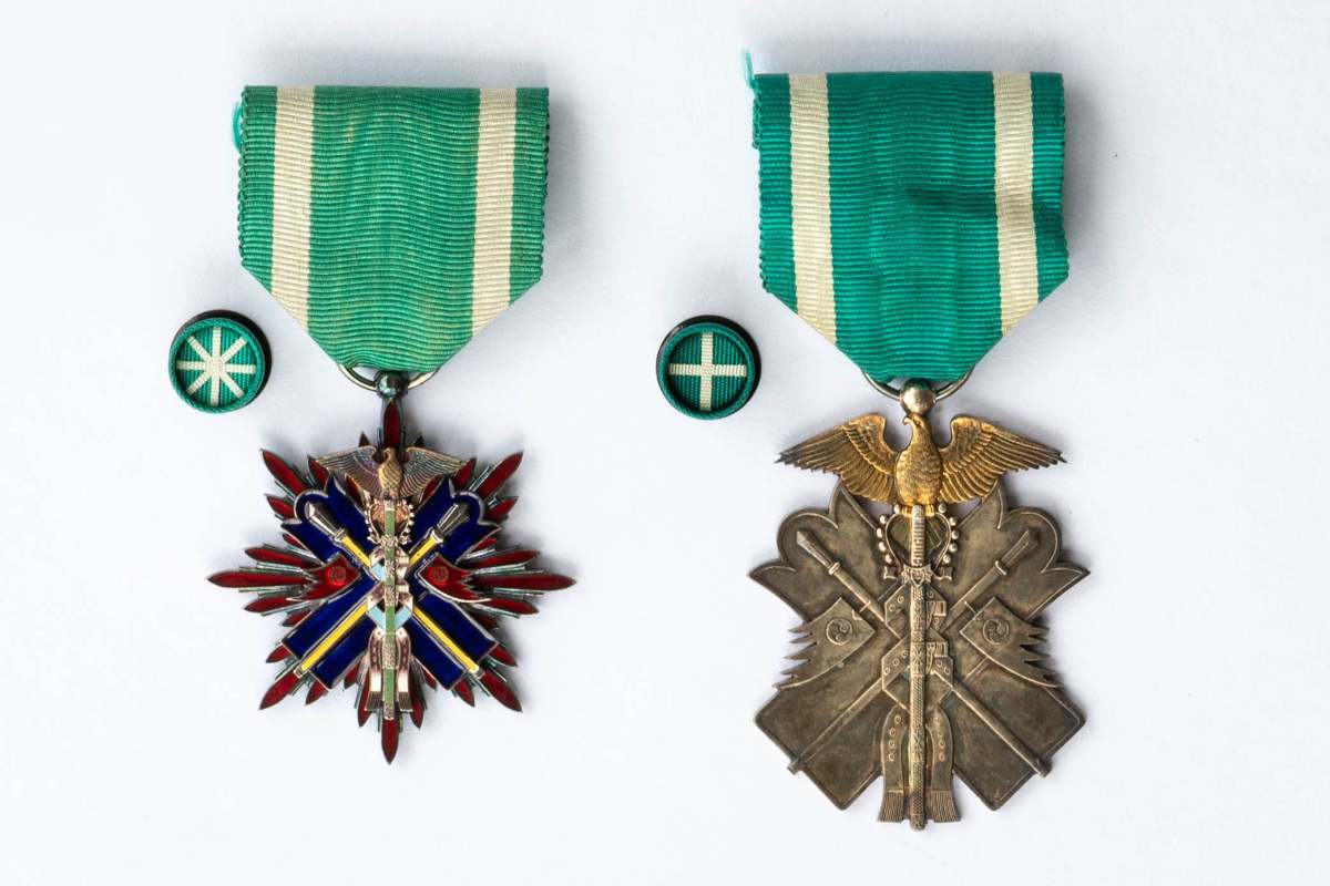 Order of the Golden Kite - 5th Class - JPN MEDALS & AWARDS - World ...