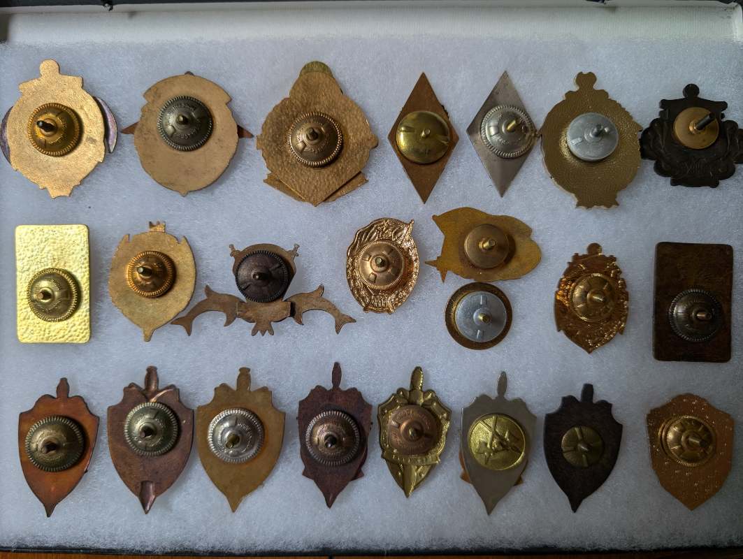 Soviet Era Pins/Badges Identification? - RUSSIA - USSR - World ...