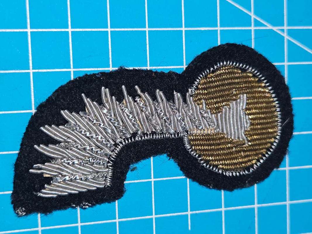Help Identifying a Cloth Badge - CAN YOU IDENTIFY THIS? - World ...