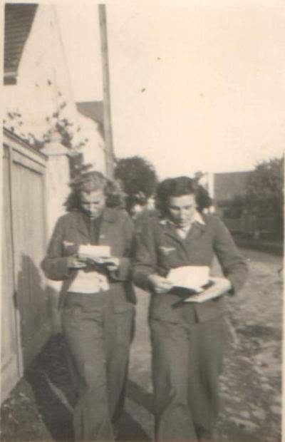 Luftwaffe Helferin. - TR PHOTOS & EPHEMERA - World Militaria Forum