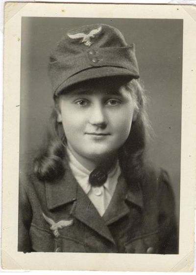 Luftwaffe Helferin. - TR PHOTOS & EPHEMERA - World Militaria Forum