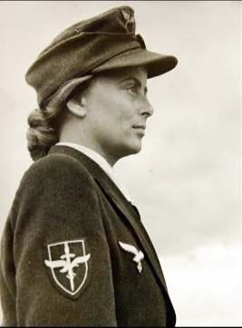 Luftwaffe Helferin. - TR PHOTOS & EPHEMERA - World Militaria Forum