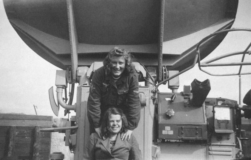 Luftwaffe Helferin. - TR PHOTOS & EPHEMERA - World Militaria Forum