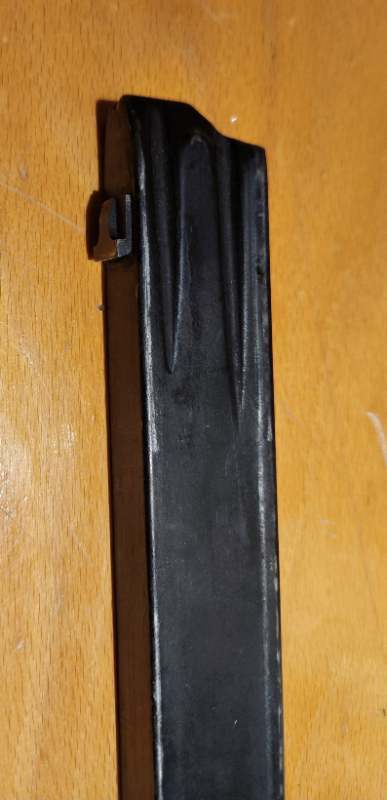 Unusual Modern Submachine gun magazine - Balkan Wars? - CAN YOU ...