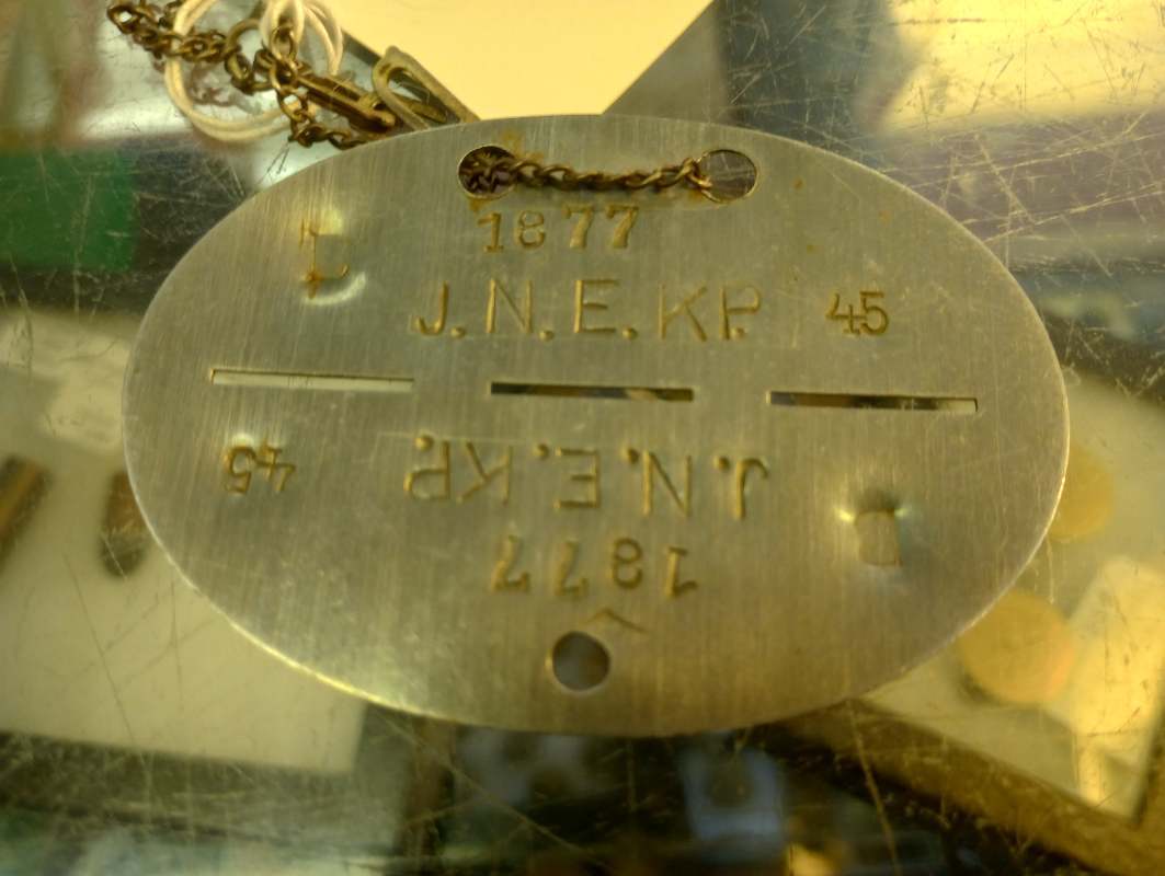 Unidentified WWII German dog tag - TR FIELD & PERSONAL EQUIPMENT ...